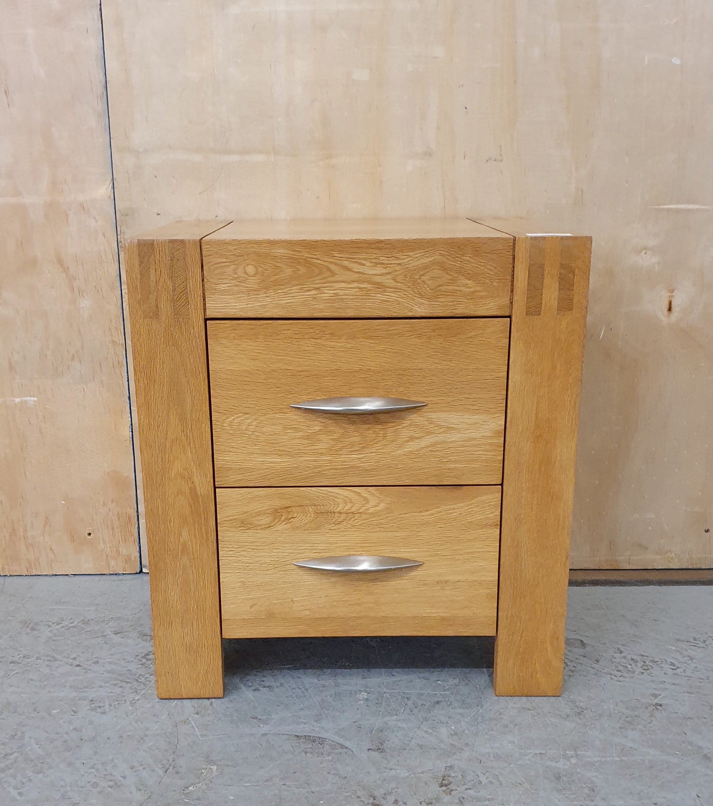 Second hand bedside drawers store